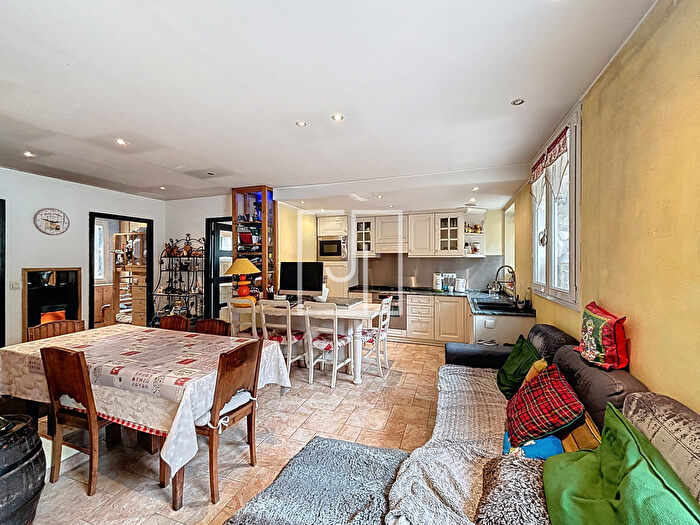 Appartement à vendre - La Condamine-Châtelard - 4 pièces - 3 chambres