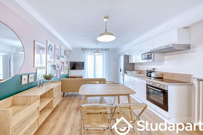 Appartement à louer - Laval, Antibes - 1 pièce - 1 chambre