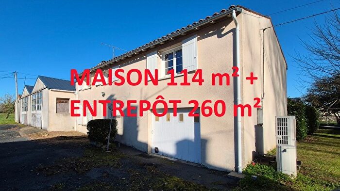 Maison à vendre - Saint-Savinien - 5 pièces - 3 chambres
