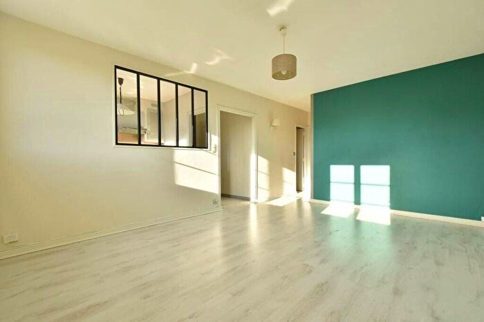 Appartement à louer - Gabriel Péri-Estienne dOrves, Colombes - 3 pièces - 2 chambres