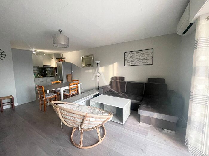 Appartement à louer - Mairie Rouxel-Sud Est, Pontault-Combault - 2 pièces - 1 chambre