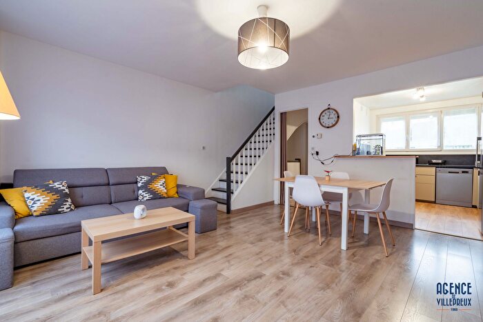 Maison à vendre - Villepreux - 5 pièces - 3 chambres