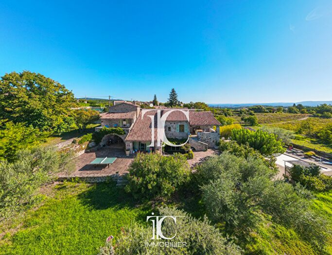 Maison à vendre - Les Vans - 9 pièces - 7 chambres