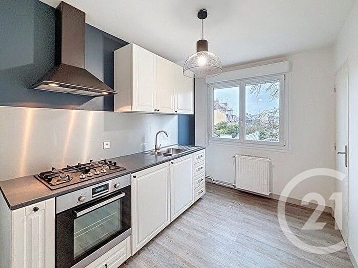 Appartement à louer - Quartiers Sud-Est, Cimetière de lEst - 3 pièces - 2 chambres