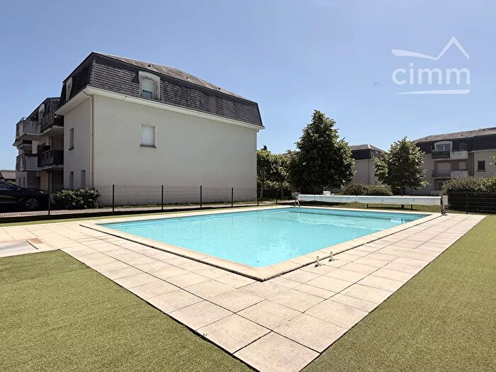 La Chaussée-Saint-Victor : Appartement 3 pièces à vendre