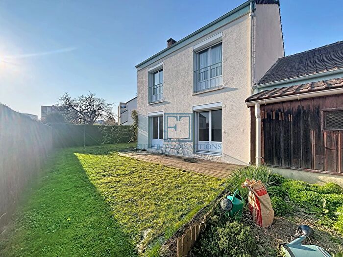 Maison à vendre - Élancourt, Nouvelle Amsterdam, ZA Petite Villedieu - 6 pièces - 5 chambres