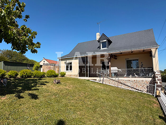 Saint-Aubin-de-Locquenay : Maison 5 pièces à vendre