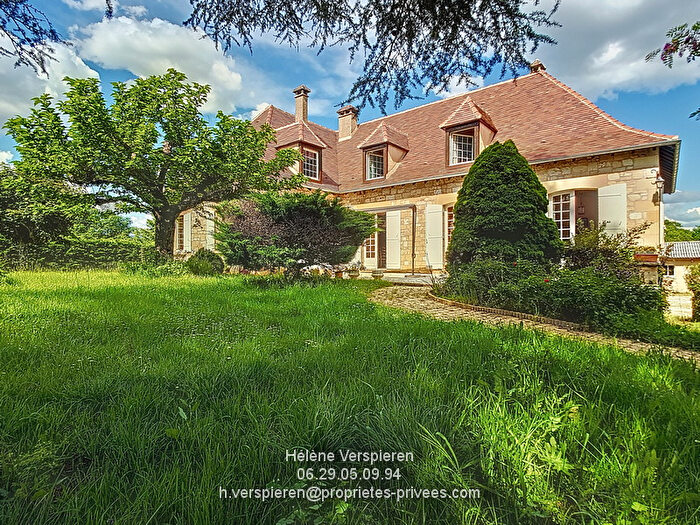 Maison à vendre - Beaumont-du-Périgord - 10 pièces - 5 chambres