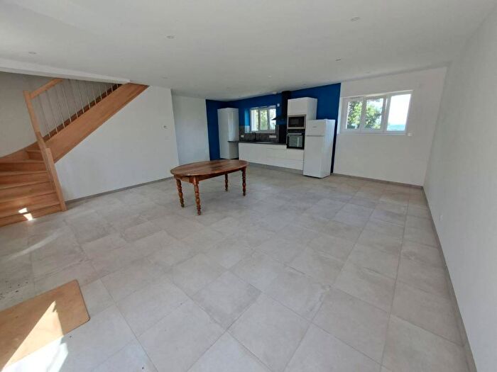 Maison 4 pièces à louer à Saint-Sorlin-de-Vienne