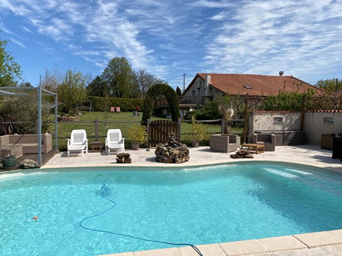 Maison à vendre - Ribérac - 9 pièces - 6 chambres