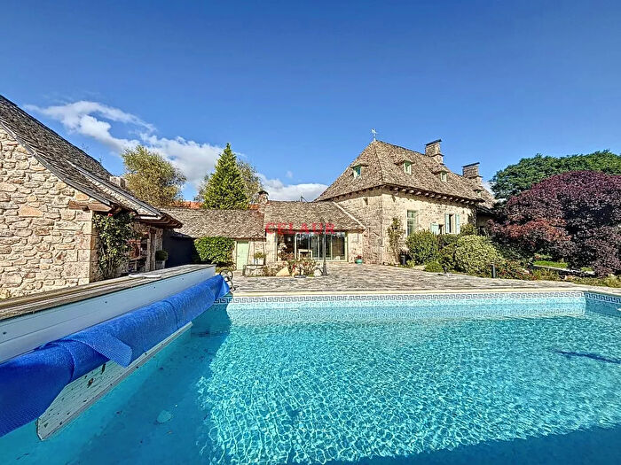 Maison 12 pièces à Argentat, à vendre