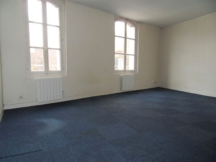 Appartement 1 pièce à Compiègne, Centre-ville, à louer