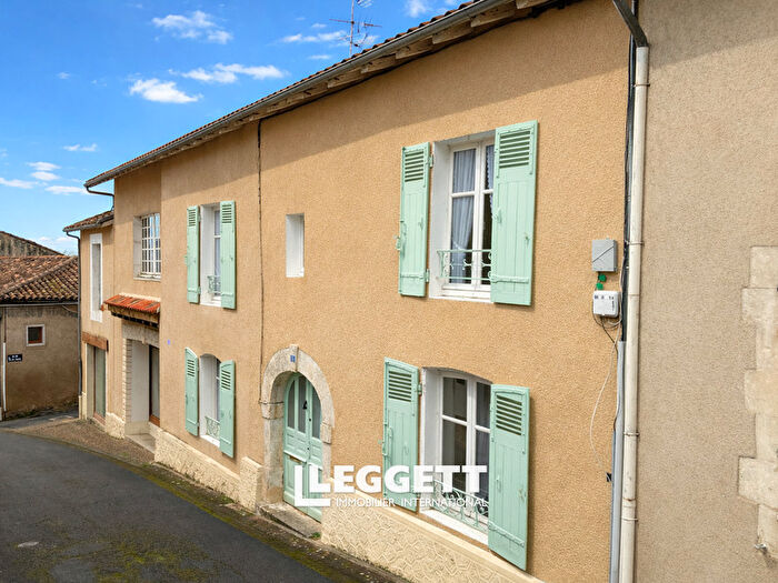 Maison à vendre - LIsle-Jourdain - 7 pièces - 5 chambres