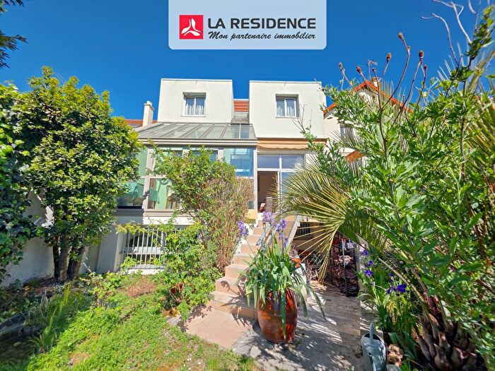 Maison 7 pièces à vendre à Carrières-sur-Seine, Fermettes, Amandiers, Colombier
