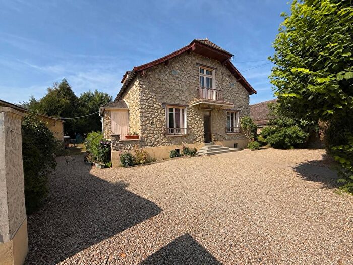Maison 7 pièces à Champigny, à vendre