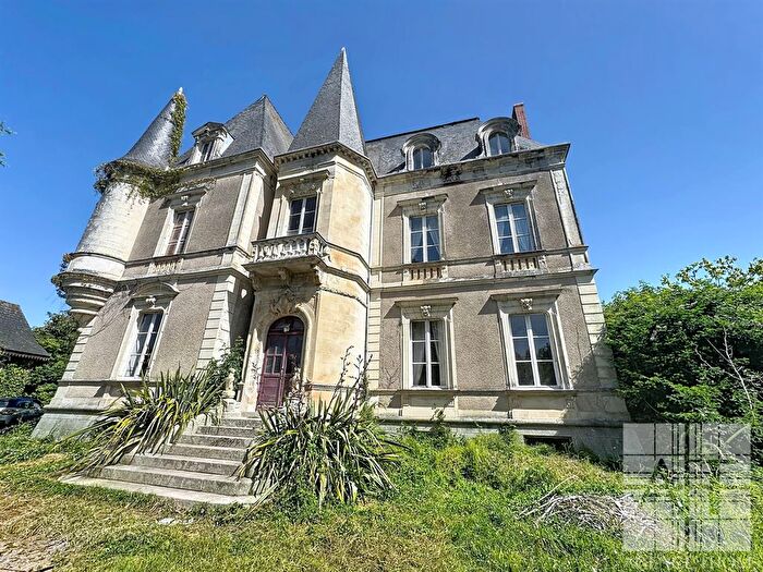 Laubrières : Maison 13 pièces à vendre