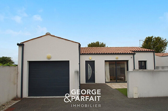 Maison 5 pièces à Salles-sur-Mer, à vendre