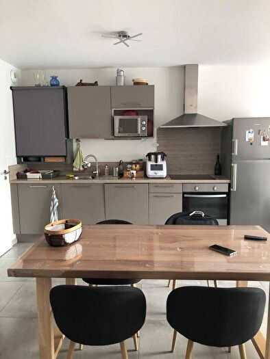 Appartement à louer - Colombiers - 3 pièces - 2 chambres