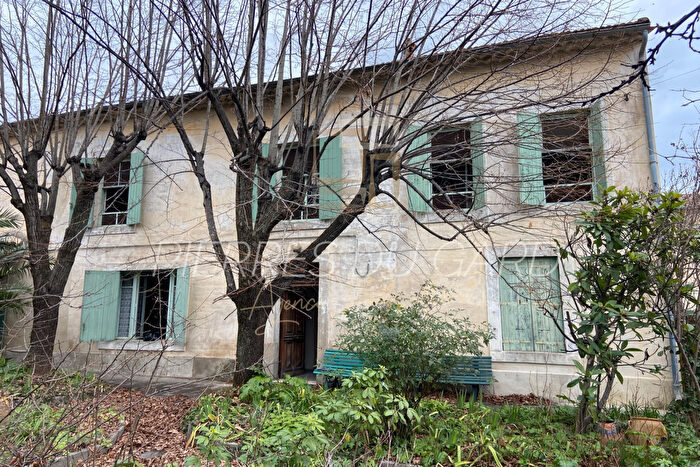 Maison 11 pièces à vendre à Uzès