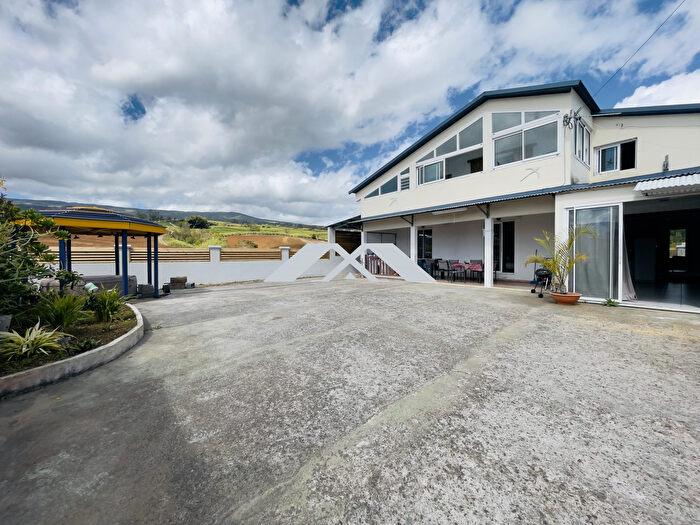 Maison à vendre - Le Tampon, Bérive - 7 pièces - 6 chambres