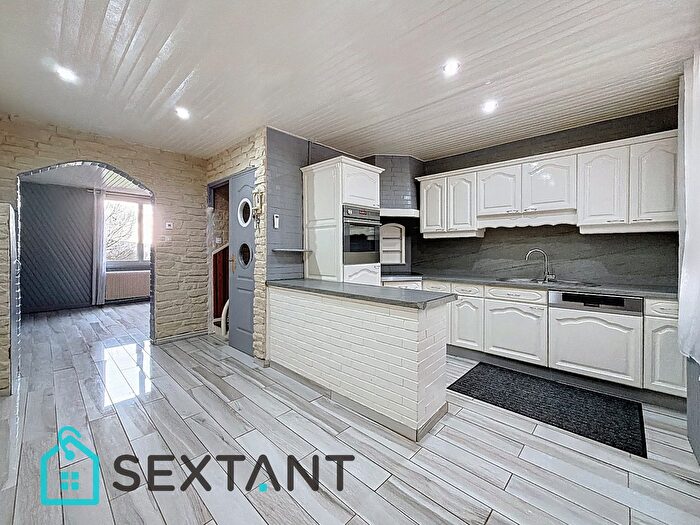 Maison à vendre - Villers-Écalles - 4 pièces - 3 chambres