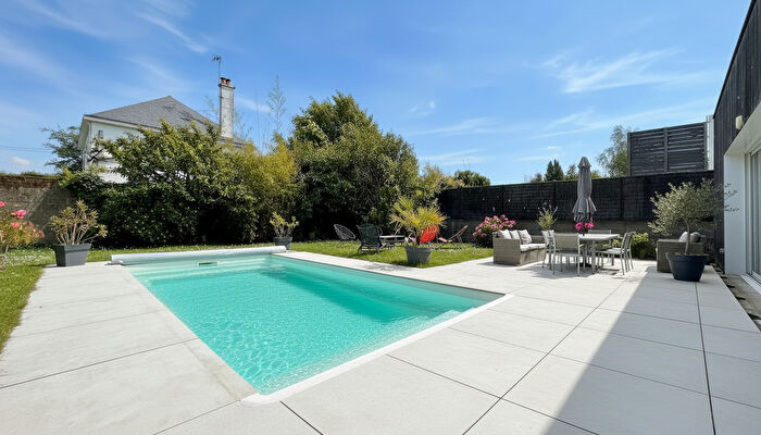 Saint-Herblain, Nord : Maison 9 pièces à vendre