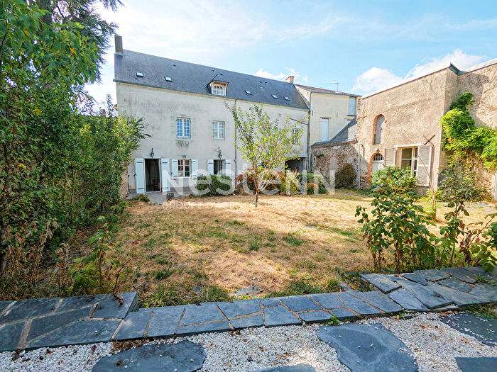 Maison 9 pièces à Châteauneuf-sur-Sarthe, à vendre