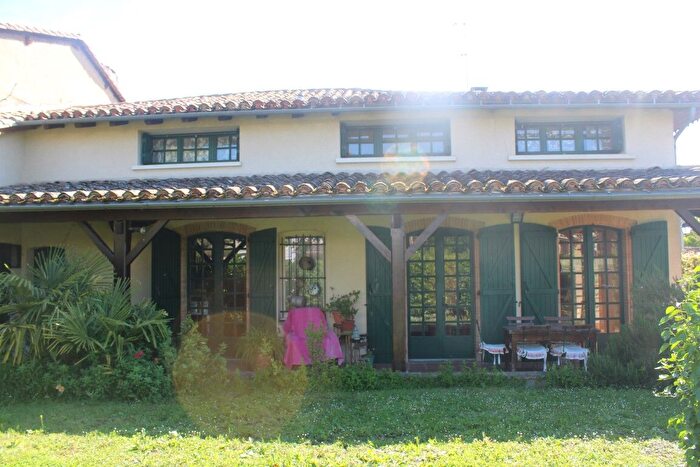 Maison à vendre - Beaumont-de-Lomagne - 10 pièces - 4 chambres