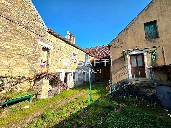 Maison 4 pièces à vendre à Tanlay