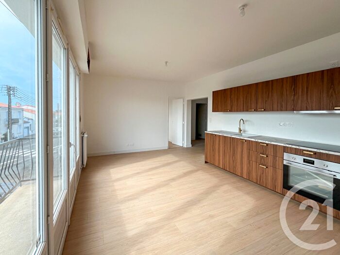 Appartement 4 pièces à Les Sables-d'Olonne, Les Roses, Route du Château d'Olonne, à vendre