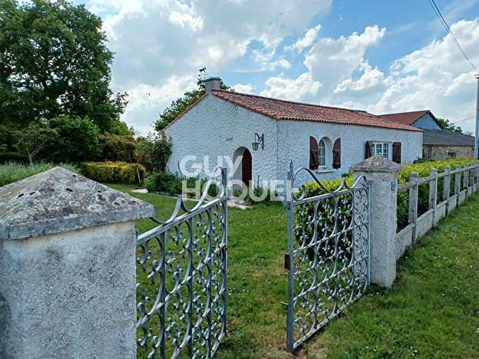 Saint-Étienne-de-Montluc : Maison 1 pièce à vendre