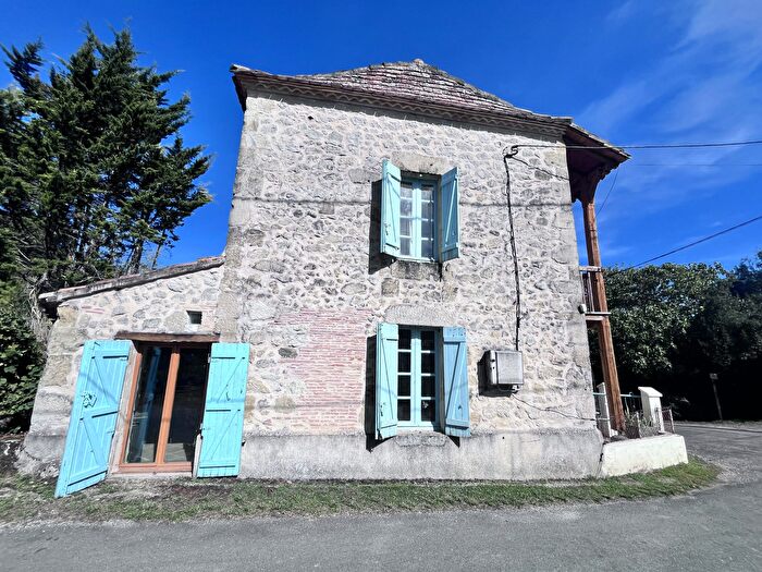 Maison à vendre - Saint-Colomb-de-Lauzun - 6 pièces - 3 chambres
