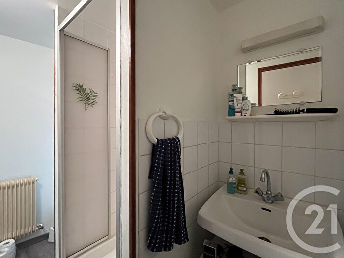 Appartement 1 pièce à louer à Sai