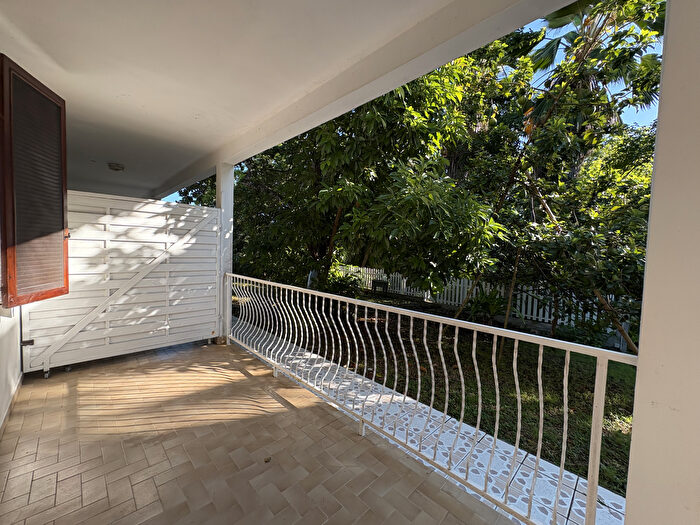 Appartement à louer - Le Gosier - 1 pièce