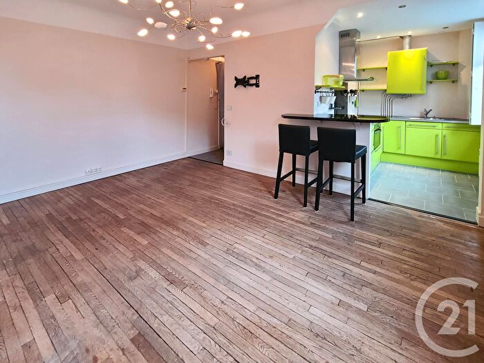 Appartement à louer - Compiègne, Centre-ville - 2 pièces - 1 chambre