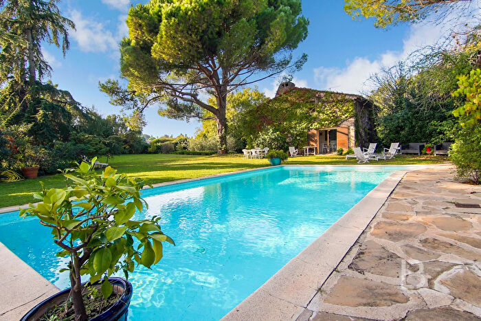 Maison à vendre - Mougins, Font Neuve, Saint-Basile, Fontmerle, Nartassière - 7 pièces - 4 chambres