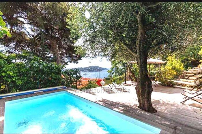 Villefranche-sur-Mer : Maison 5 pièces à vendre