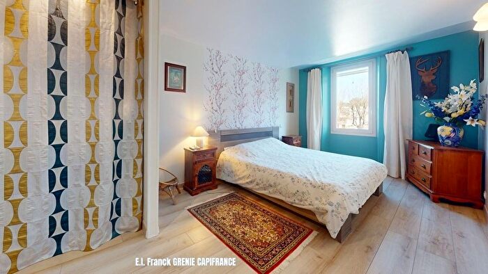 Appartement à vendre - Mazaugues - 6 pièces - 4 chambres