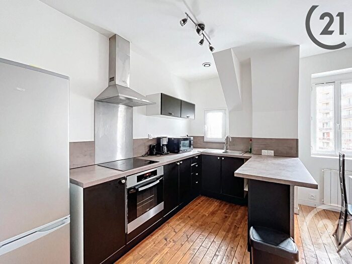 Appartement à louer - Montereau-Fault-Yonne, Ville basse - 3 pièces - 2 chambres