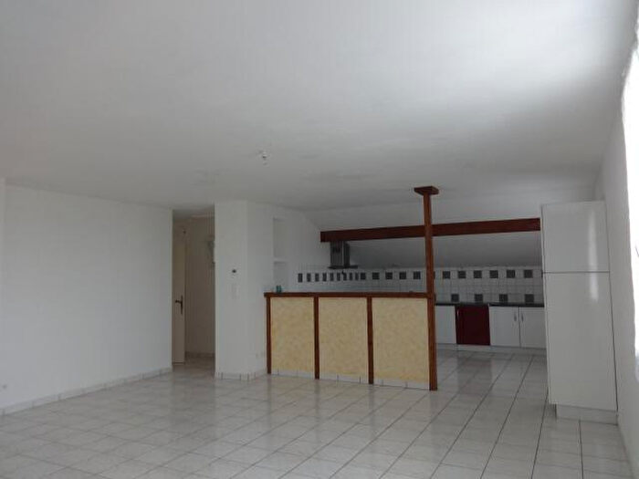 Appartement 4 pièces à Gabat, à louer