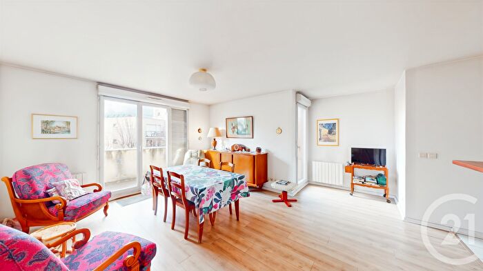 Appartement à vendre - Aubervilliers, Centre-ville, Victor Hugo - 3 pièces - 2 chambres