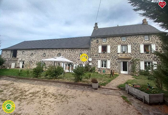 Maison 10 pièces à Murat, à vendre