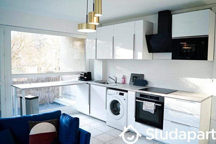 Appartement à louer - Parc Aux Lievres, Évry-Courcouronnes - 1 pièce - 1 chambre