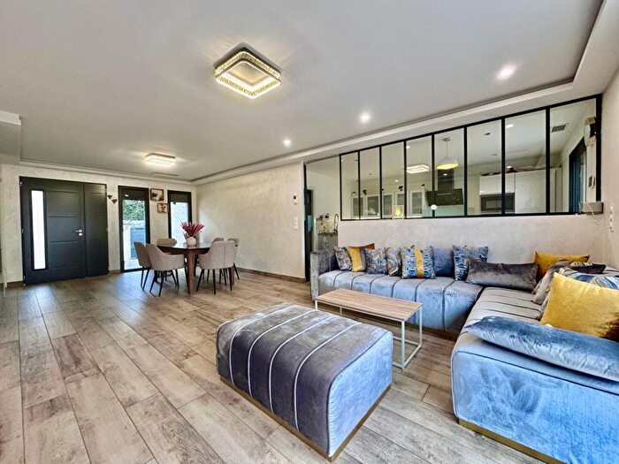 Maison à vendre - Nevers, Maupas, Victor-Hugo - 4 pièces - 3 chambres