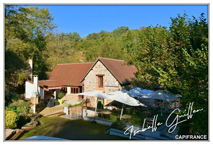 Maison à vendre - Néris-les-Bains - 5 pièces - 2 chambres