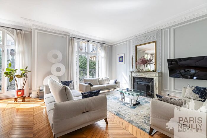 Paris 16ème, Auteuil-Nord, Jasmin, Mirabeau : Appartement 5 pièces à vendre