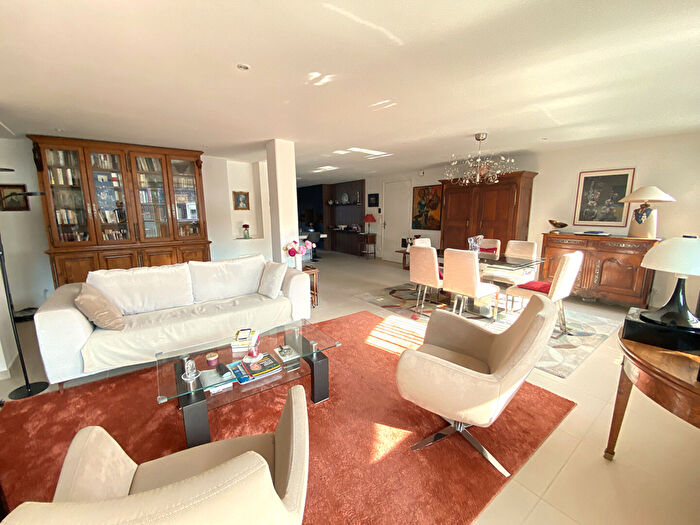 Bourges, Centre-ville, Charlet, Lahitolle, Pignoux, Sembat : Appartement 5 pièces à vendre