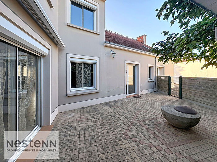 Challans, Saint Dominique, Route des Sables d'Olonne - Maison 8 pièces à vendre