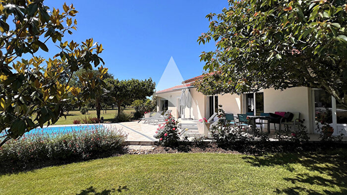 Saint-Médard-de-Guizières - Maison 6 pièces à vendre