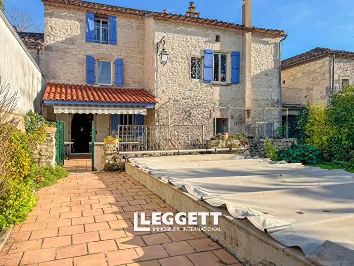 Maison à vendre - Valprionde - 6 pièces - 4 chambres